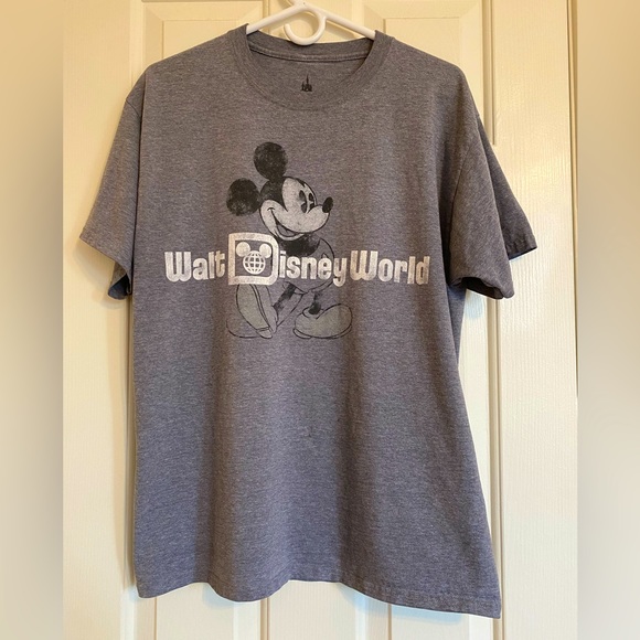 Disney | Tops | Authentic Disney Parks Walt Disney World Tee Size L ...